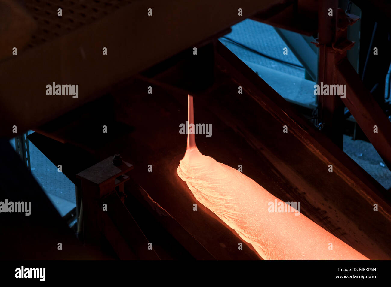 Glass production line hi-res stock photography and images - Alamy