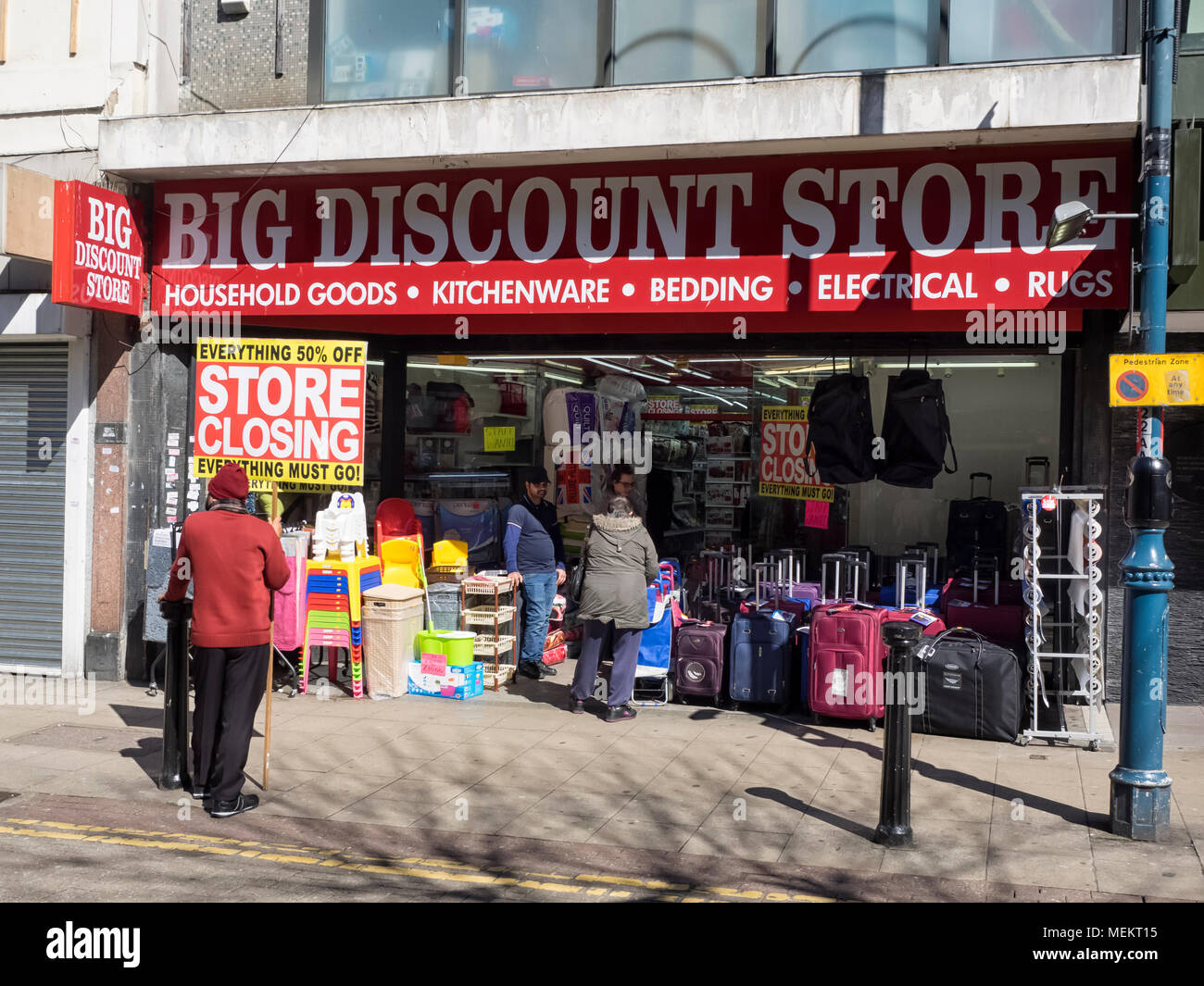 Closing the high street hi-res stock photography and images - Alamy