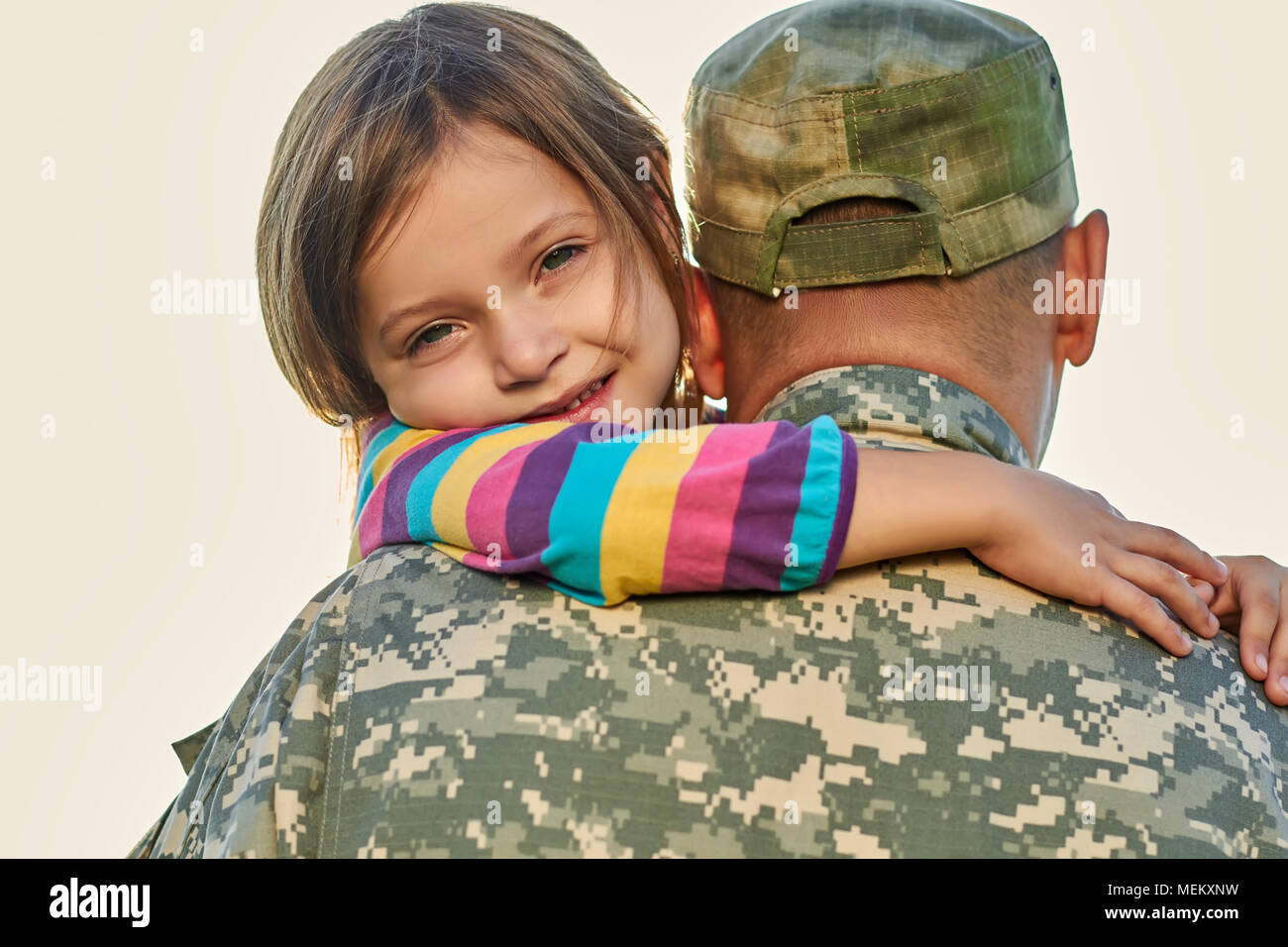 Father embrace child back hi-res stock photography and images - Alamy