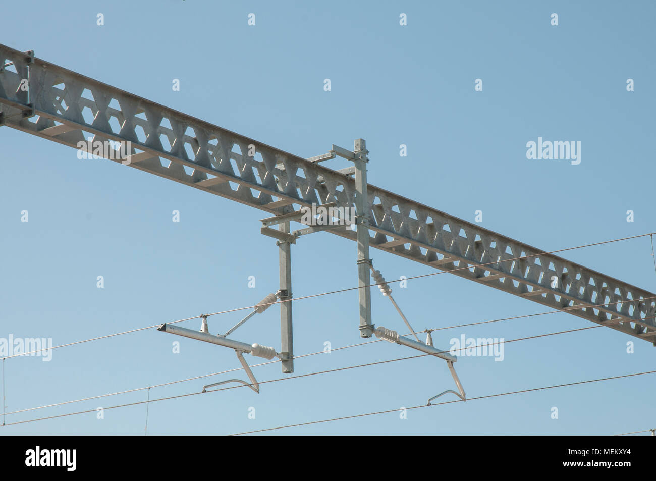 Overhead wire hi-res stock photography and images - Alamy