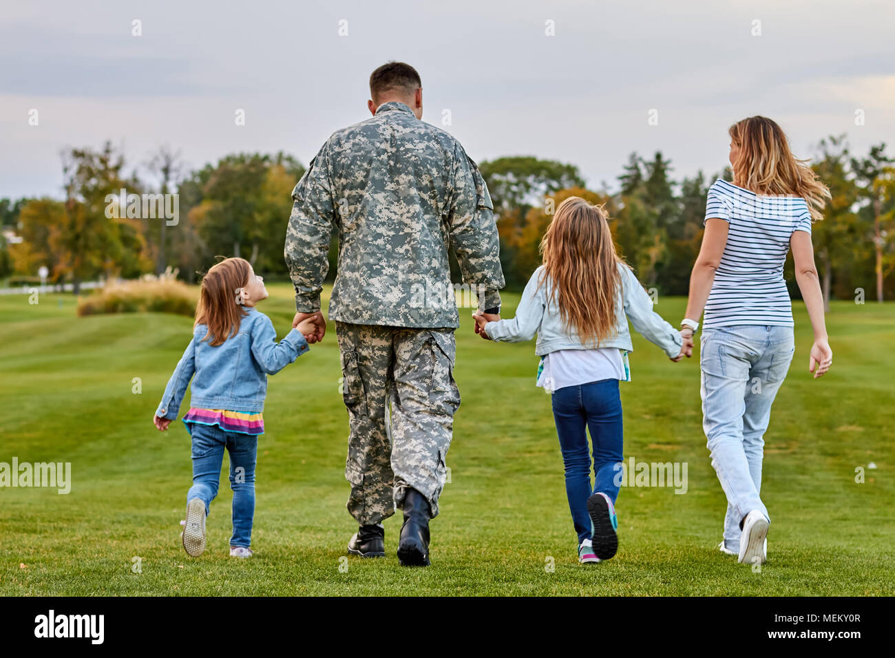Rear view of soldier hi-res stock photography and images - Alamy