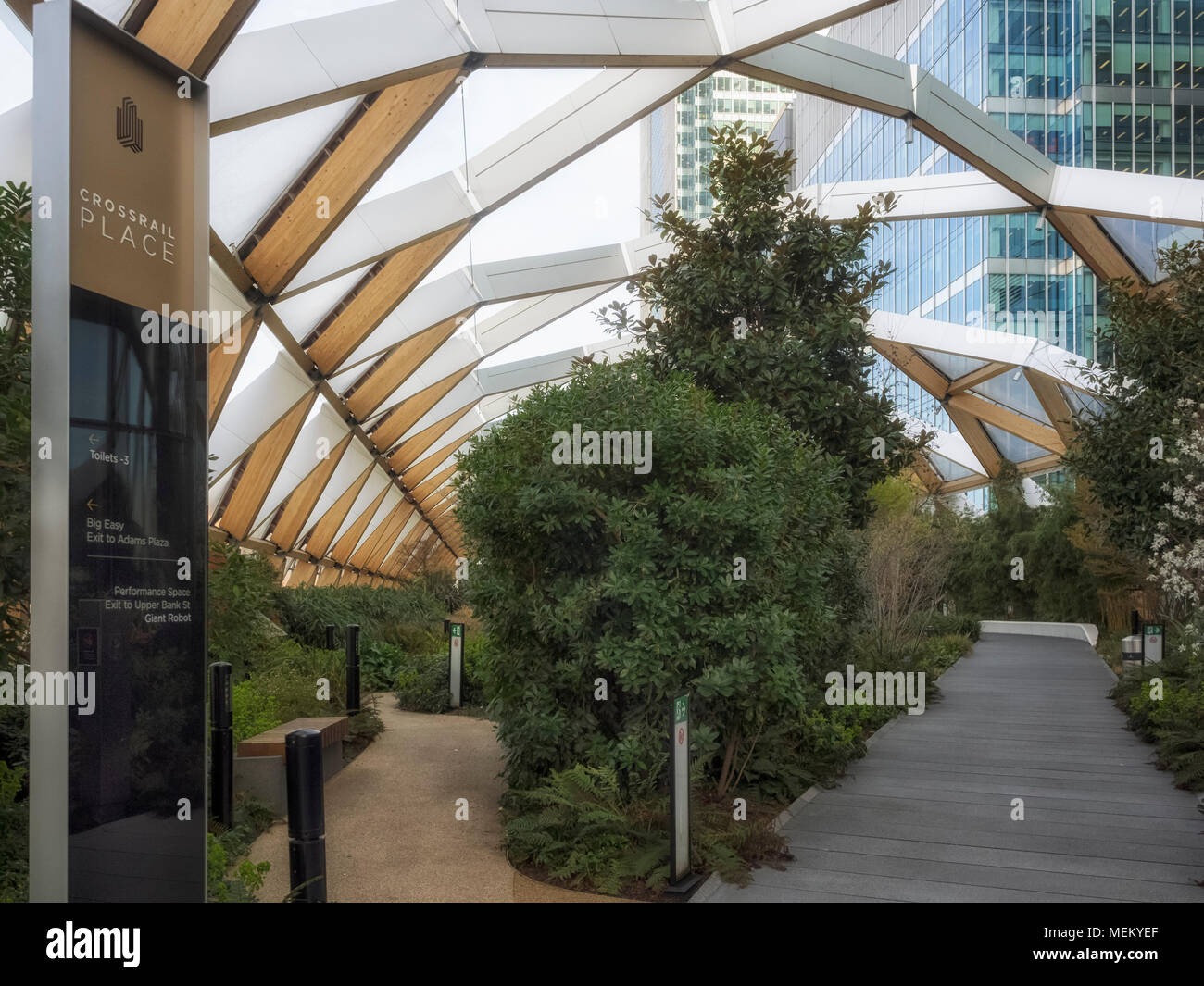 Crossrail place garden hi-res stock photography and images - Alamy