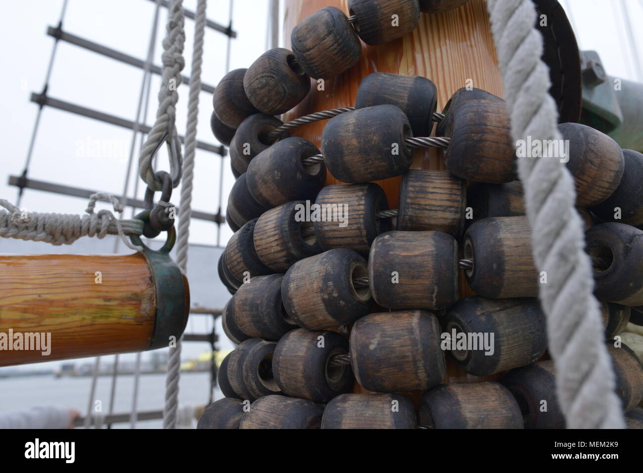 18th century ship rigging hi-res stock photography and images - Alamy