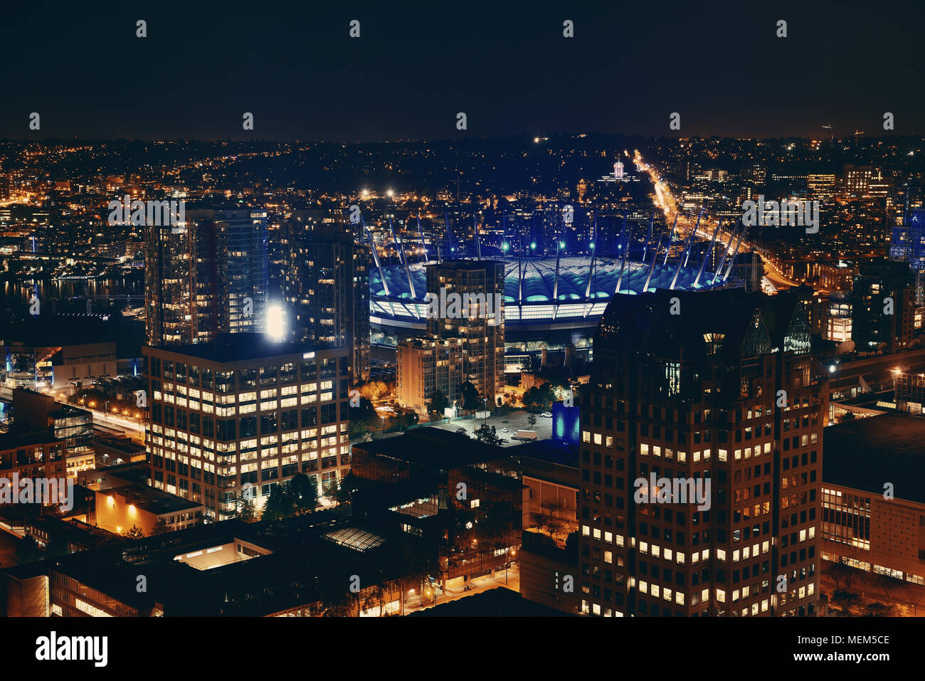 Vancouver rooftop view with urban architectures at dusk Stock Photo - Alamy