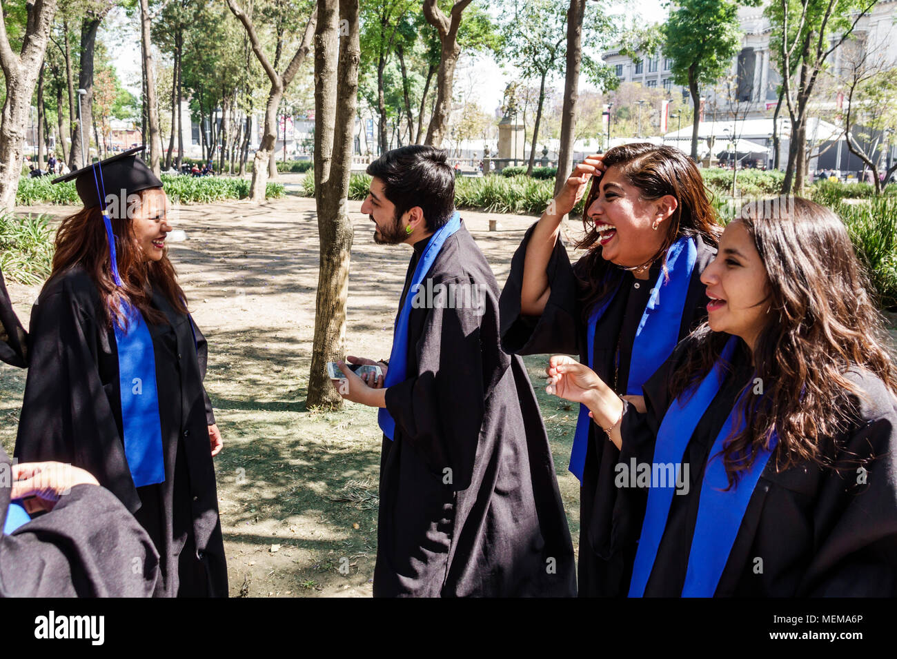 Women in graduation regalia hi-res stock photography and images - Alamy