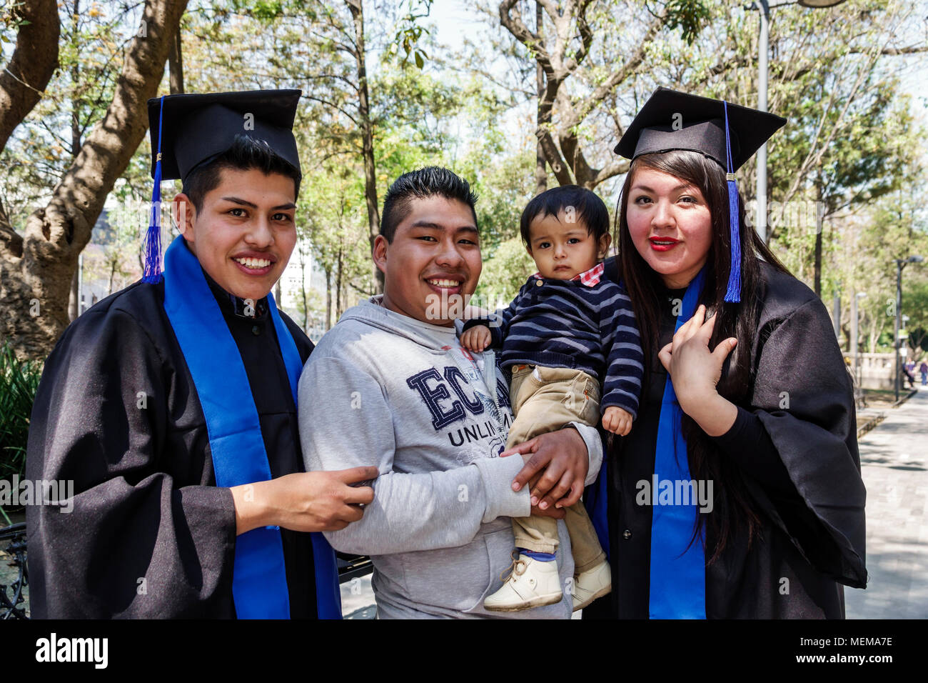 Women in graduation regalia hi-res stock photography and images - Alamy