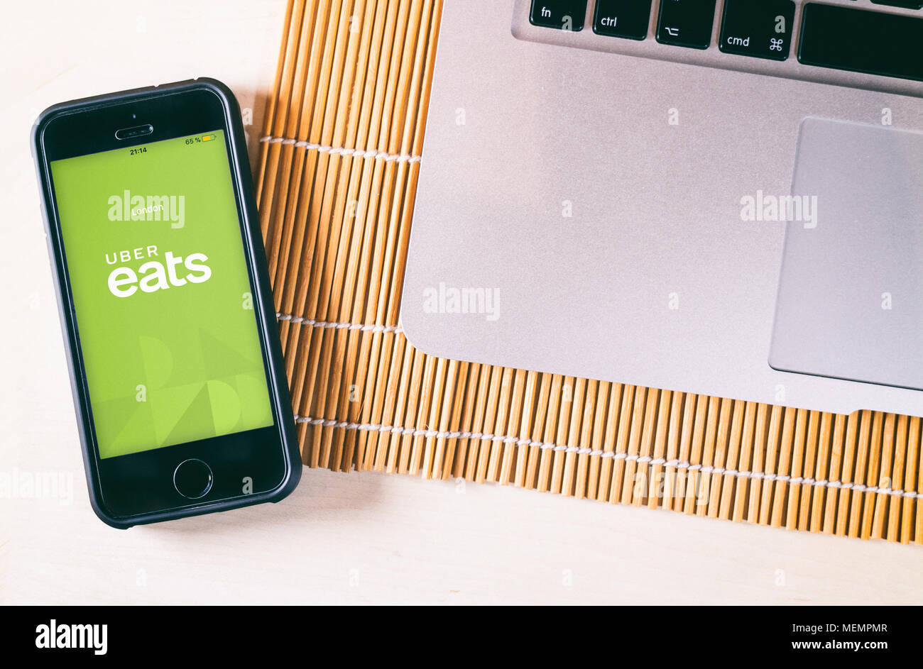 Food delivery app hi-res stock photography and images - Alamy