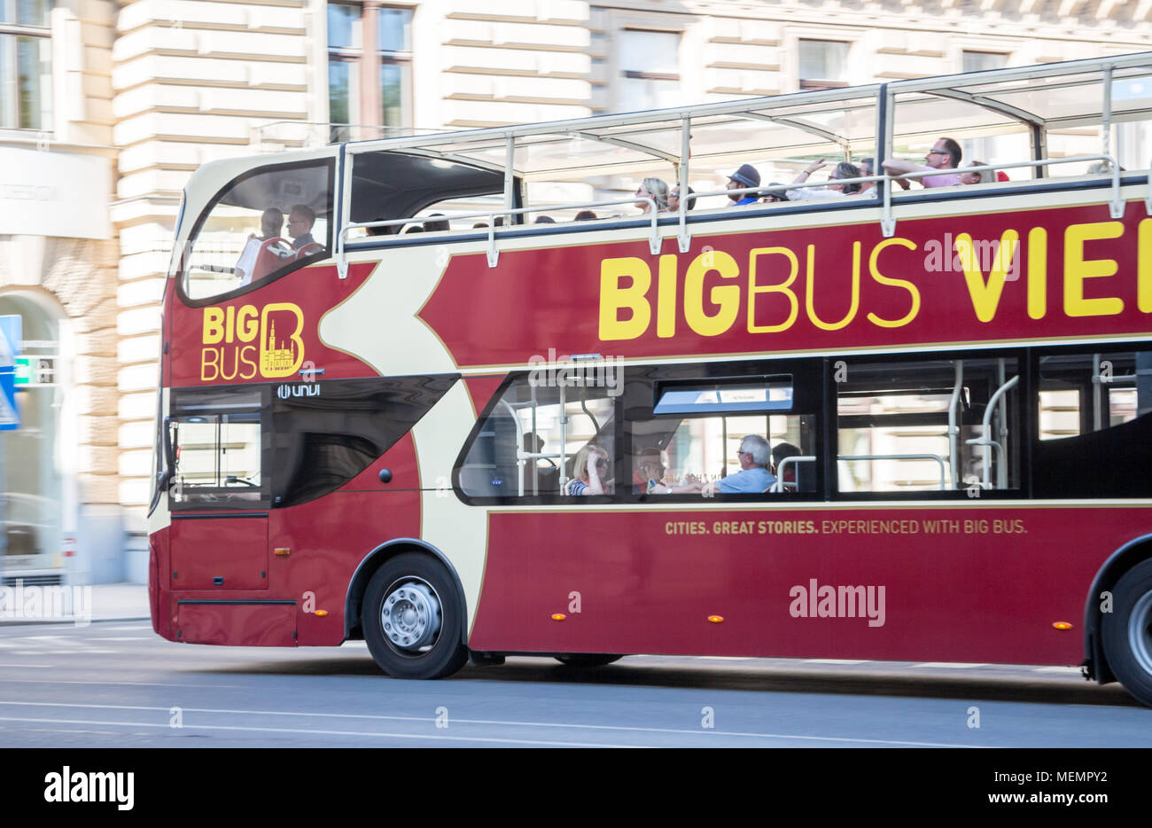 Vienna sightseeing bus vienna austria hi-res stock photography and ...