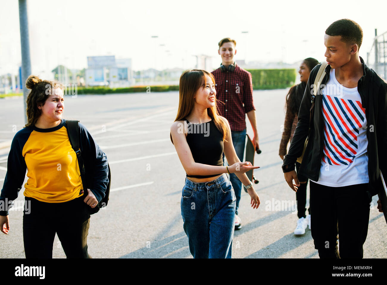 Group of school friends outdoors lifestyle Stock Photo - Alamy
