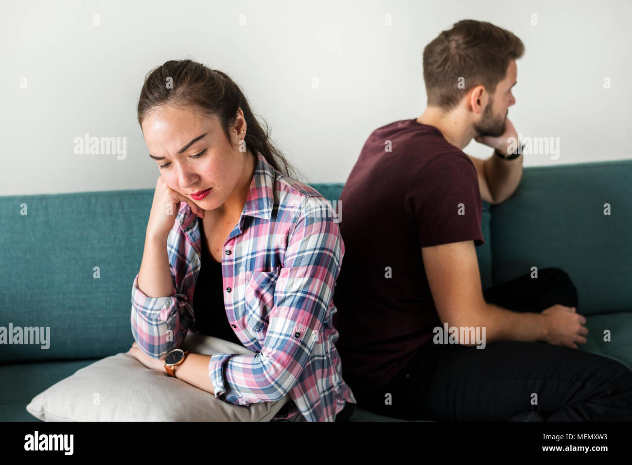 Unhappy friends talking hi-res stock photography and images - Alamy