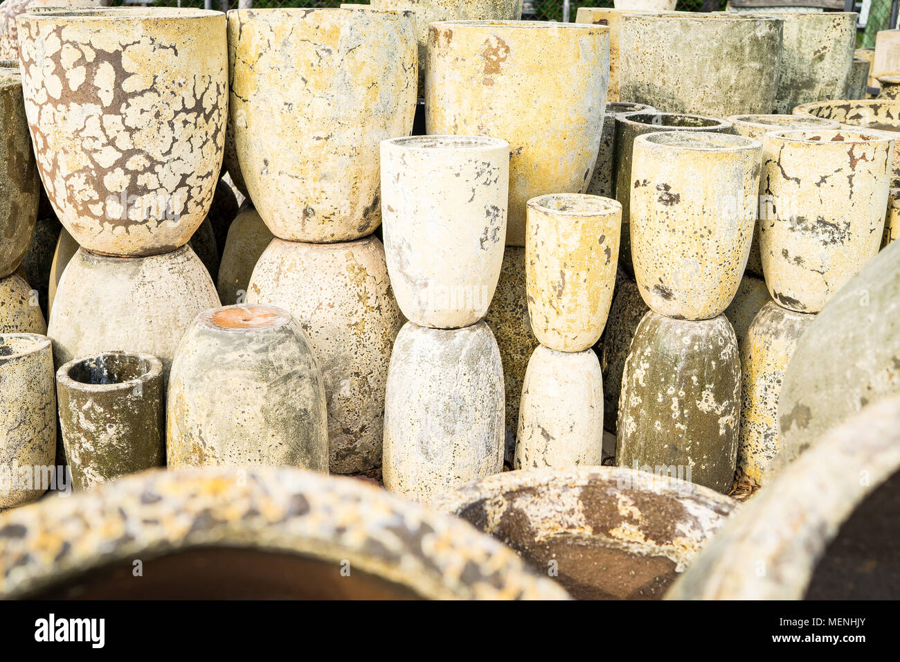 Cream ceramic flower pots hi-res stock photography and images - Alamy