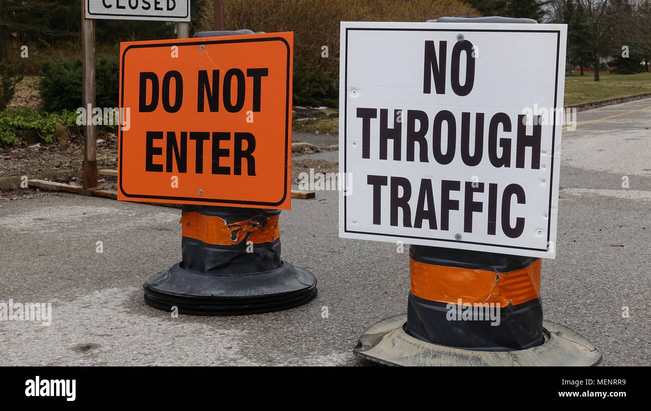 Blank square orange traffic sign hi-res stock photography and images ...