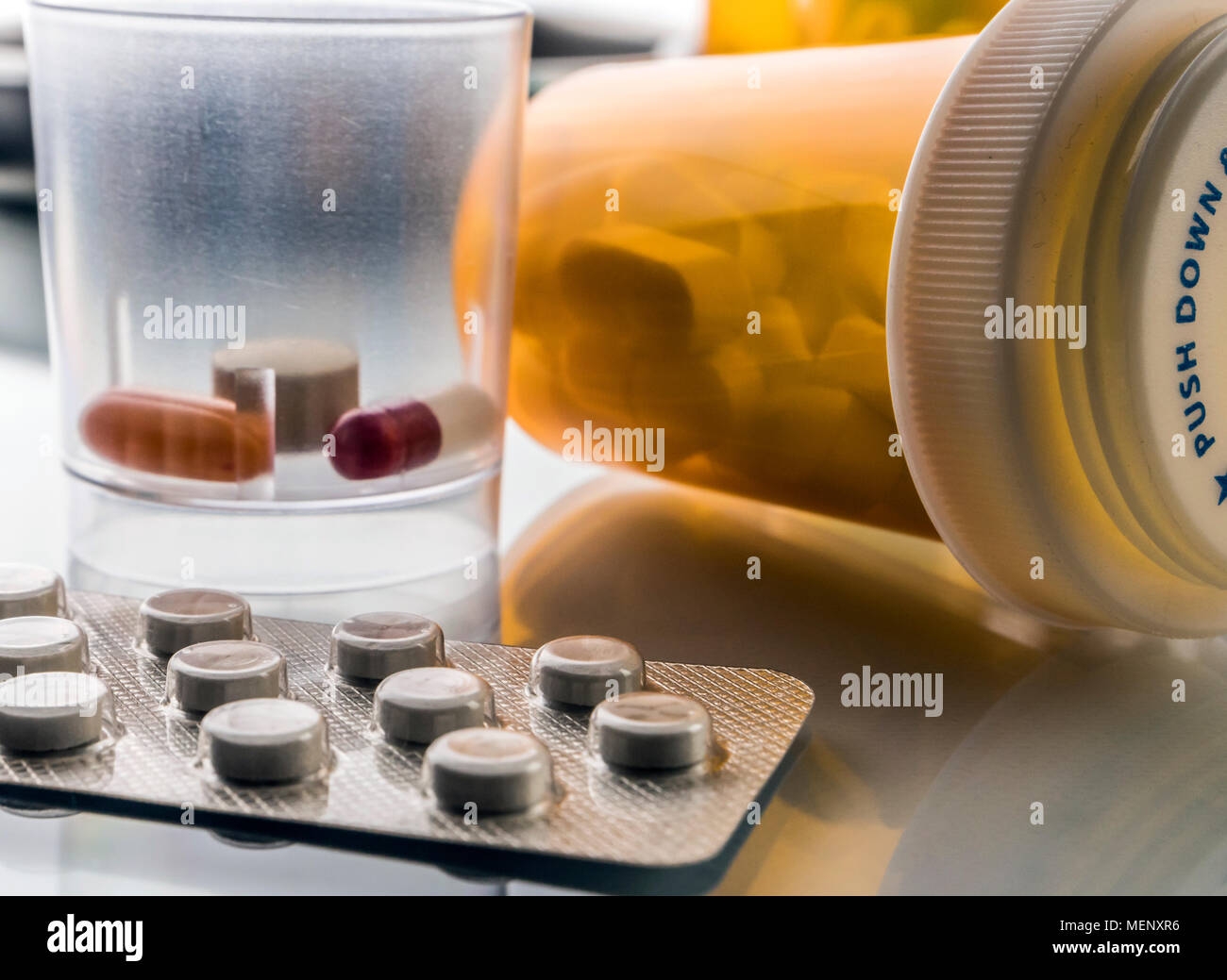 Prescription drugs and money hi-res stock photography and images - Alamy