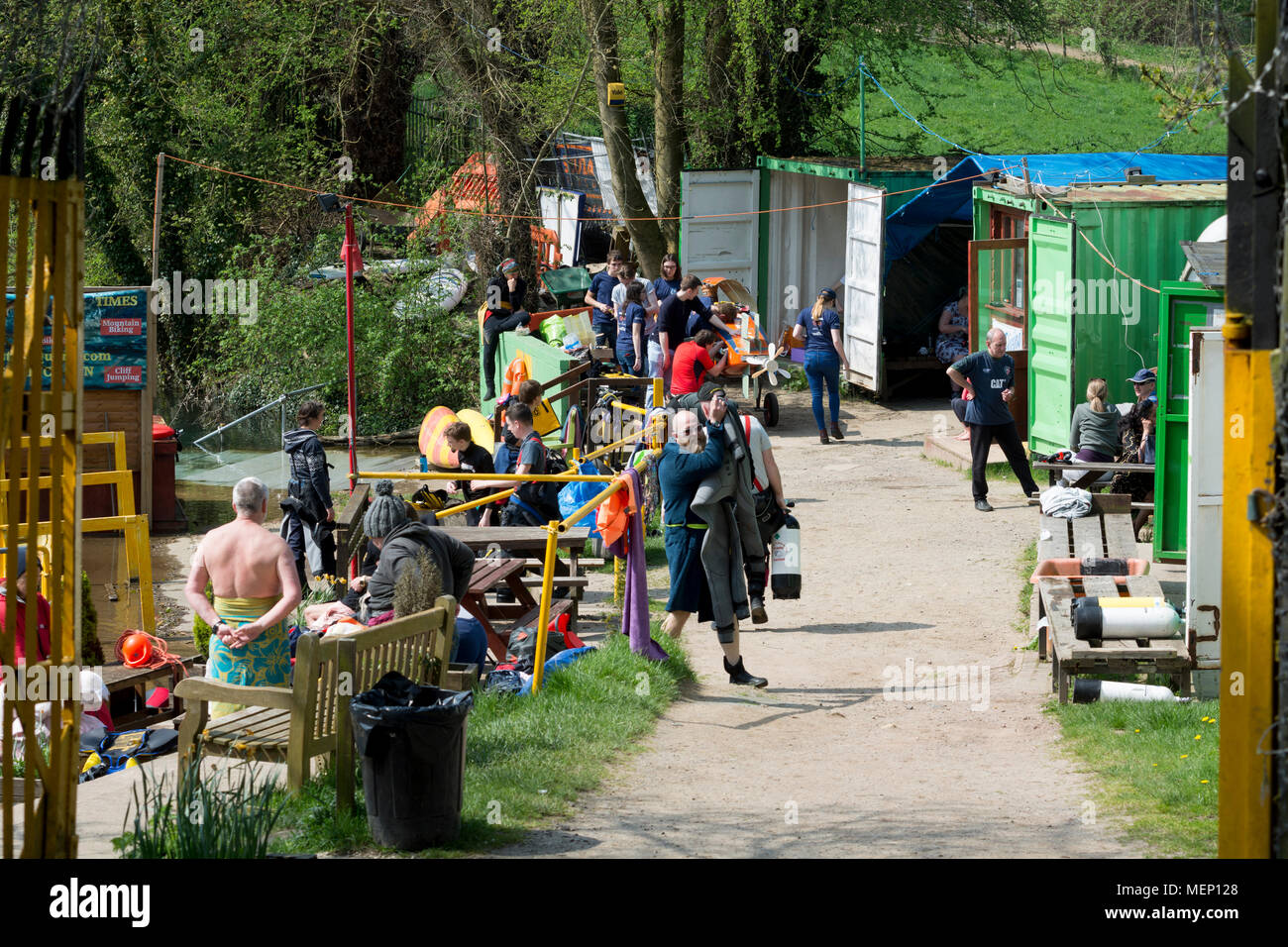 Scuba diving enthusiasts at Dosthill Quarry, Tamworth, Staffordshire ...