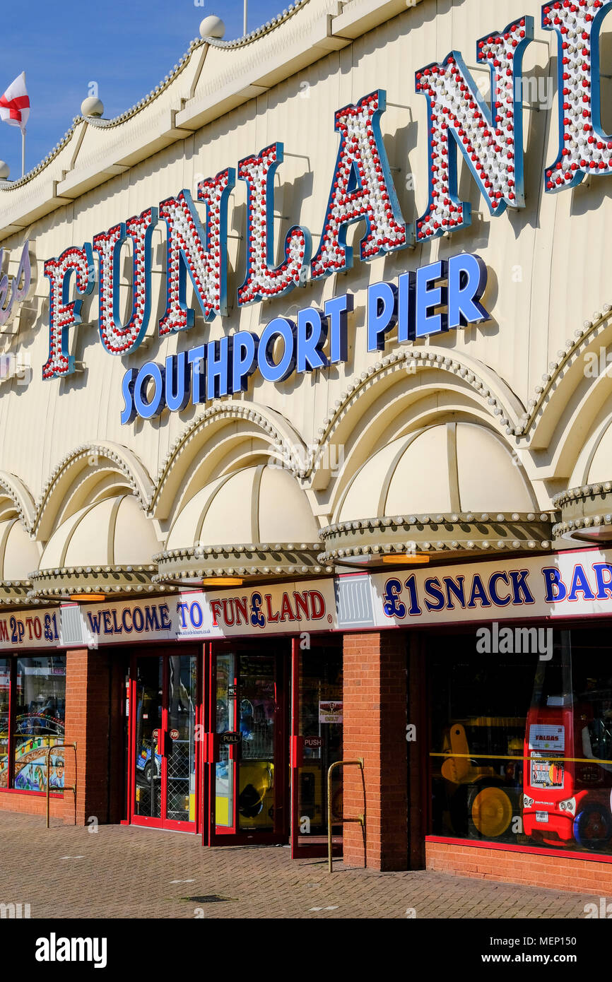 Southport funland arcade hi-res stock photography and images - Alamy