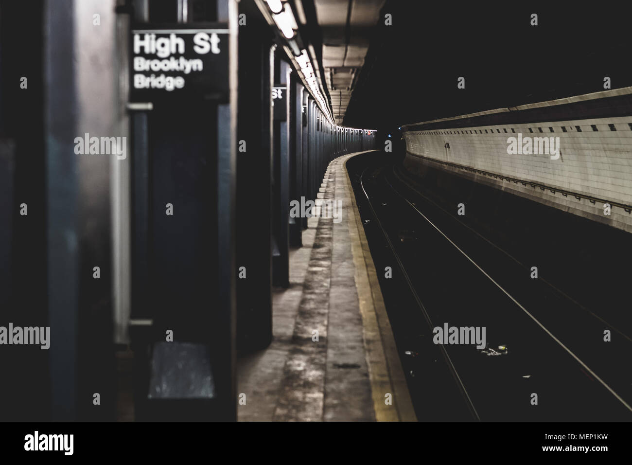 Empty subways new york city hi-res stock photography and images - Alamy