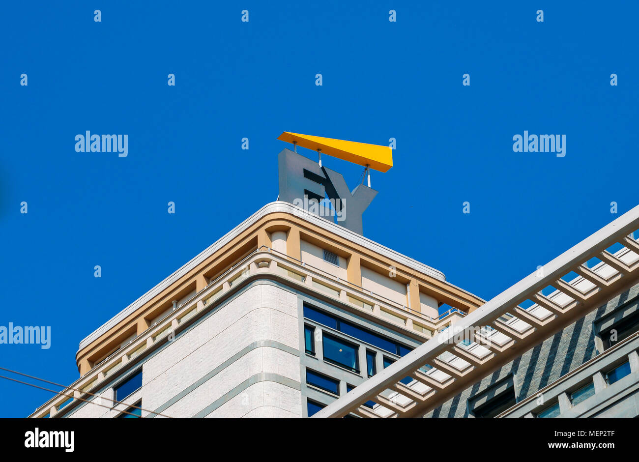 Ernst and young logo hi-res stock photography and images - Alamy