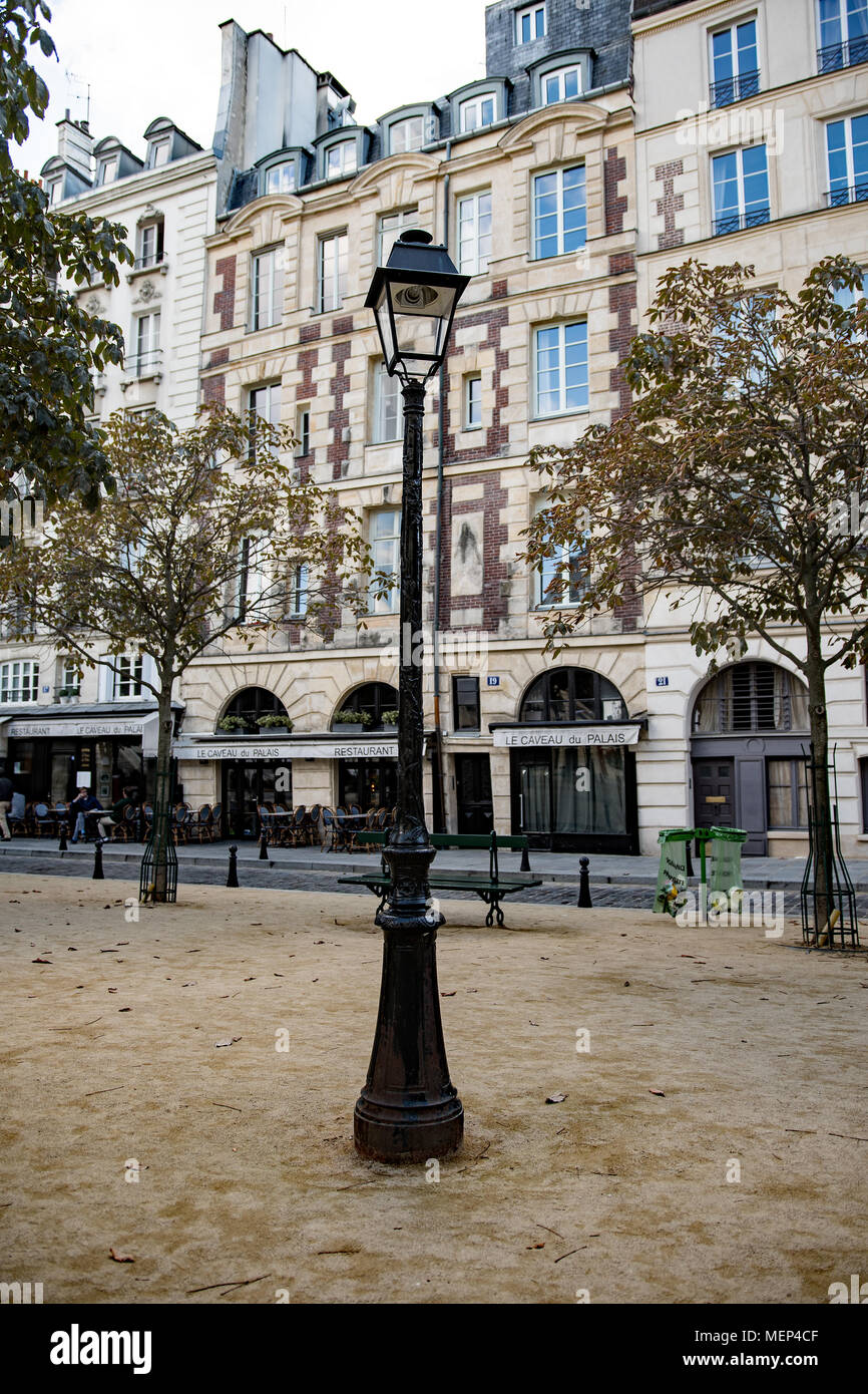 Beautiful street lamp in a park Stock Photo - Alamy