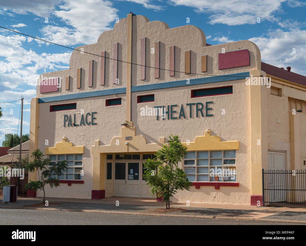 KALGOORLIE, AUSTRALIA - JANUARY 27, 2018: Historic buildings of the ...
