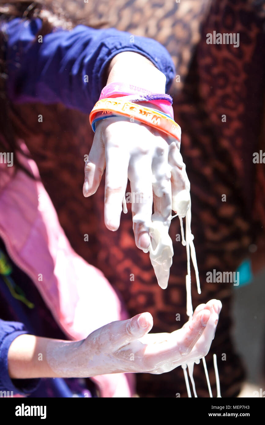 Water dripping hand hi-res stock photography and images - Alamy