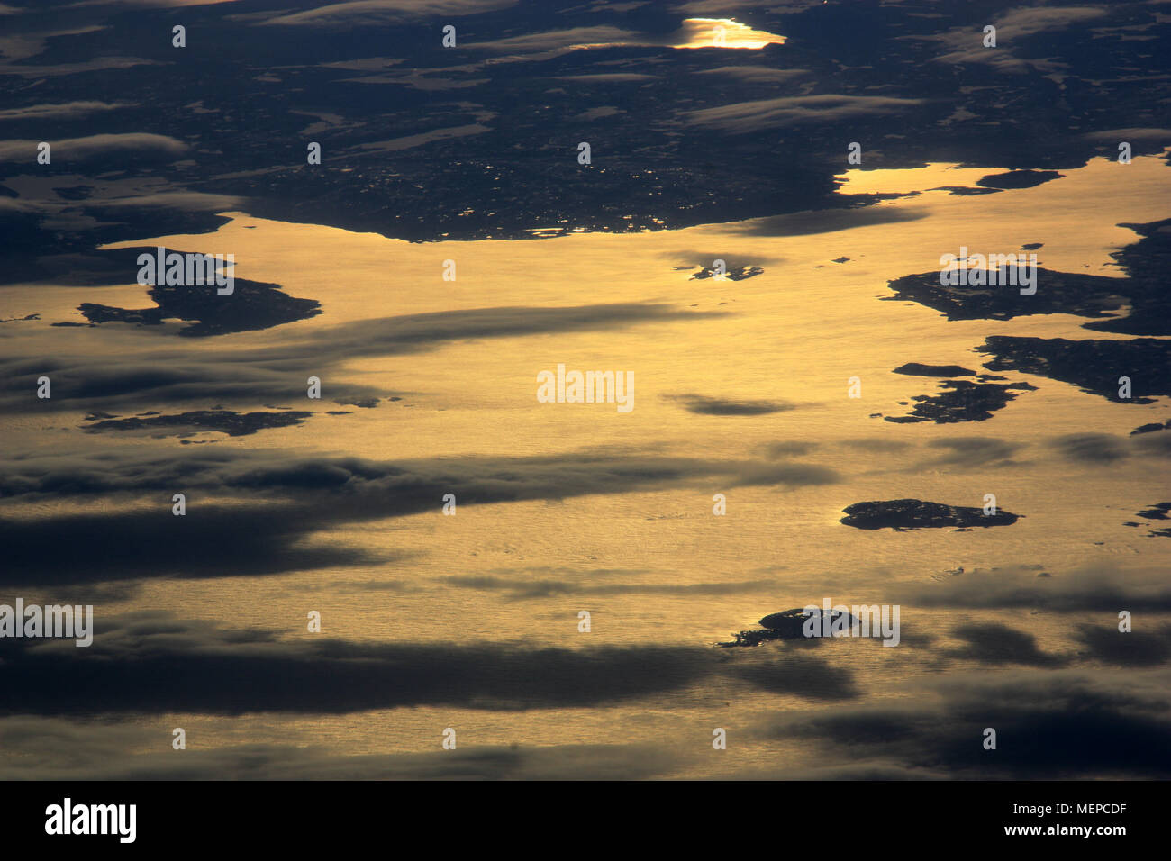 Sun reflecting on ocean aerial hi-res stock photography and images - Alamy