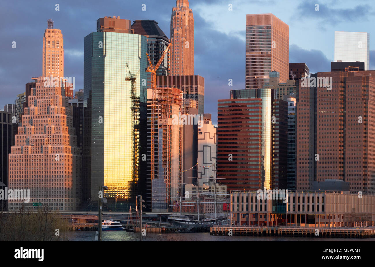 Lower Manhattan skyline as seen from Brooklyn at dawn Stock Photo - Alamy