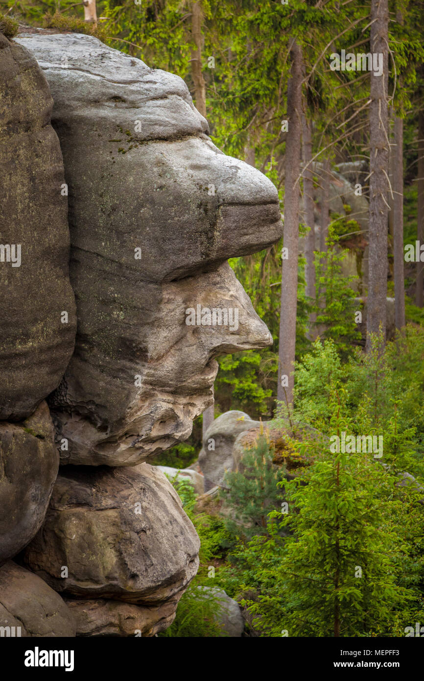 Rock that looks like a face hi-res stock photography and images - Alamy