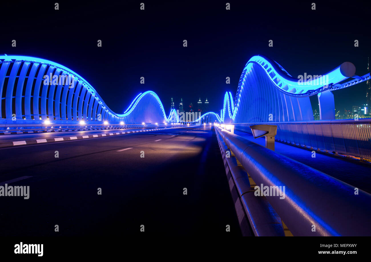 Modern bridge curve hi-res stock photography and images - Alamy