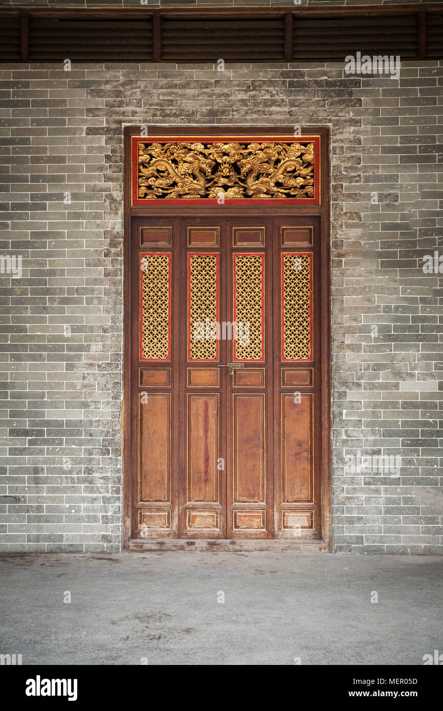 Chinese wooden old door background Stock Photo - Alamy