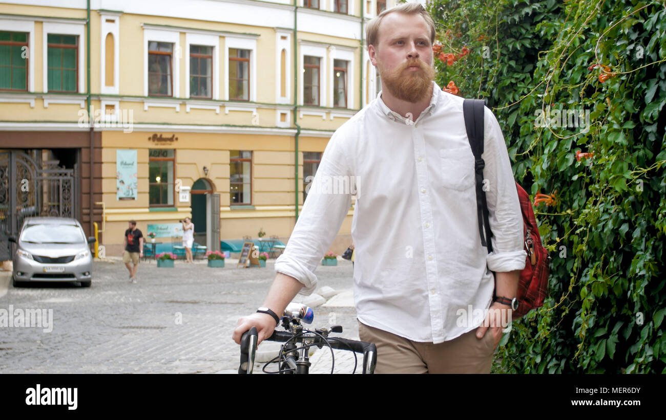 Student cyclist commuter hi-res stock photography and images - Alamy