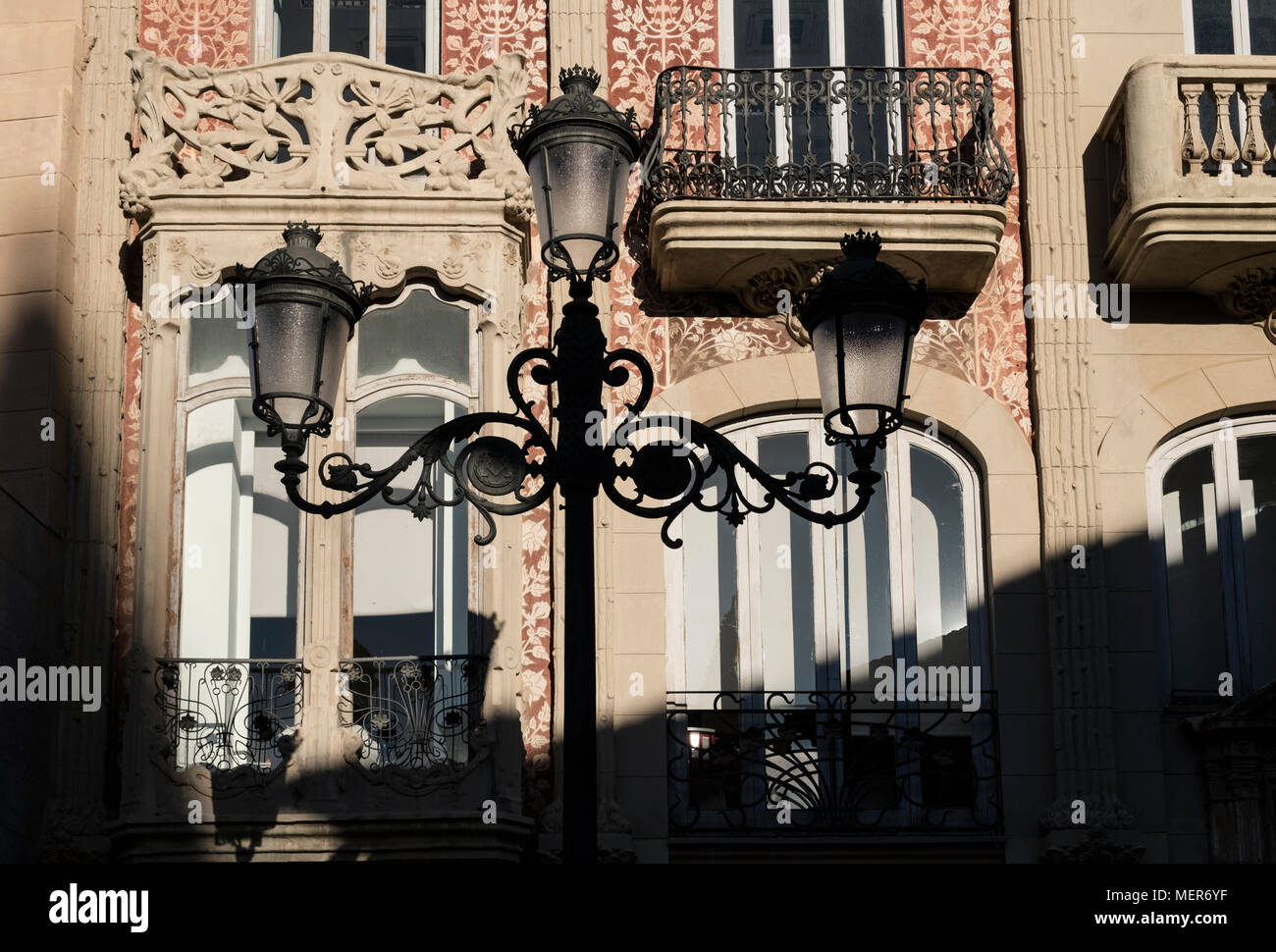 Ornate street lights lamps hi-res stock photography and images - Alamy