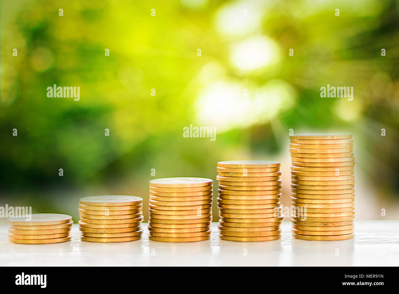 Green graph light hi-res stock photography and images - Alamy