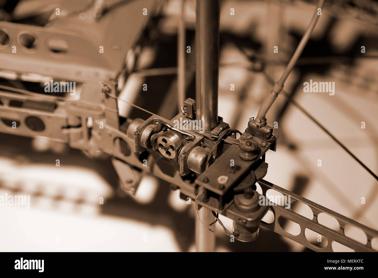 Mechanical parts hi-res stock photography and images - Alamy