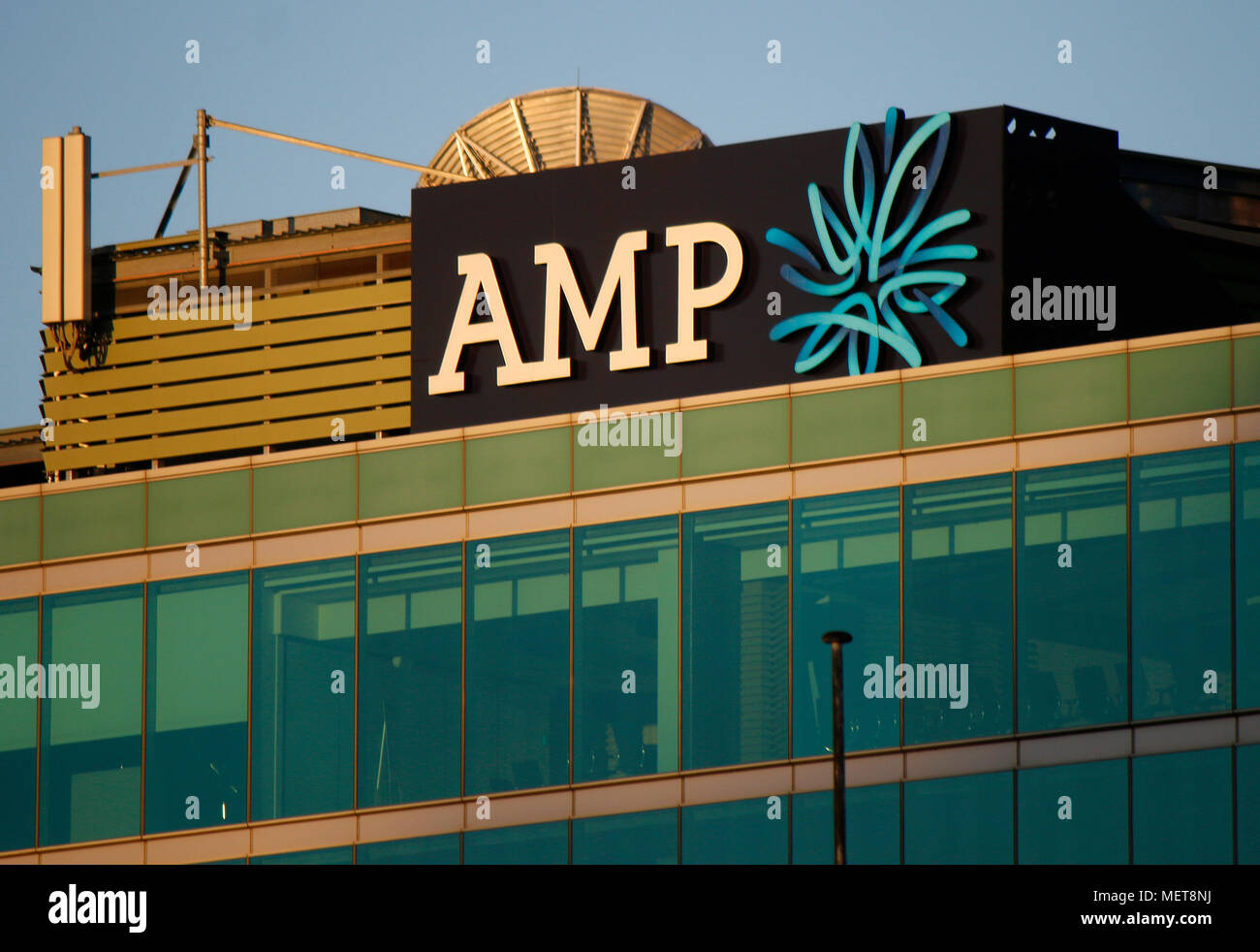 das Logo der Marke "AMP", Melbourne, Australia Stock Photo - Alamy
