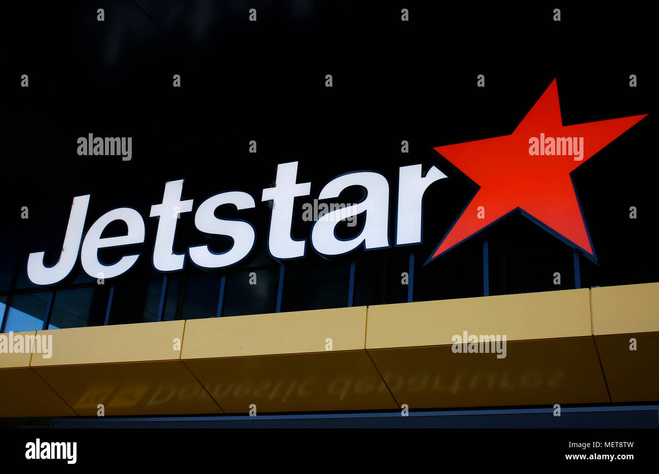 das Logo der Marke "Jetstar", Melbourne, Australia Stock Photo - Alamy