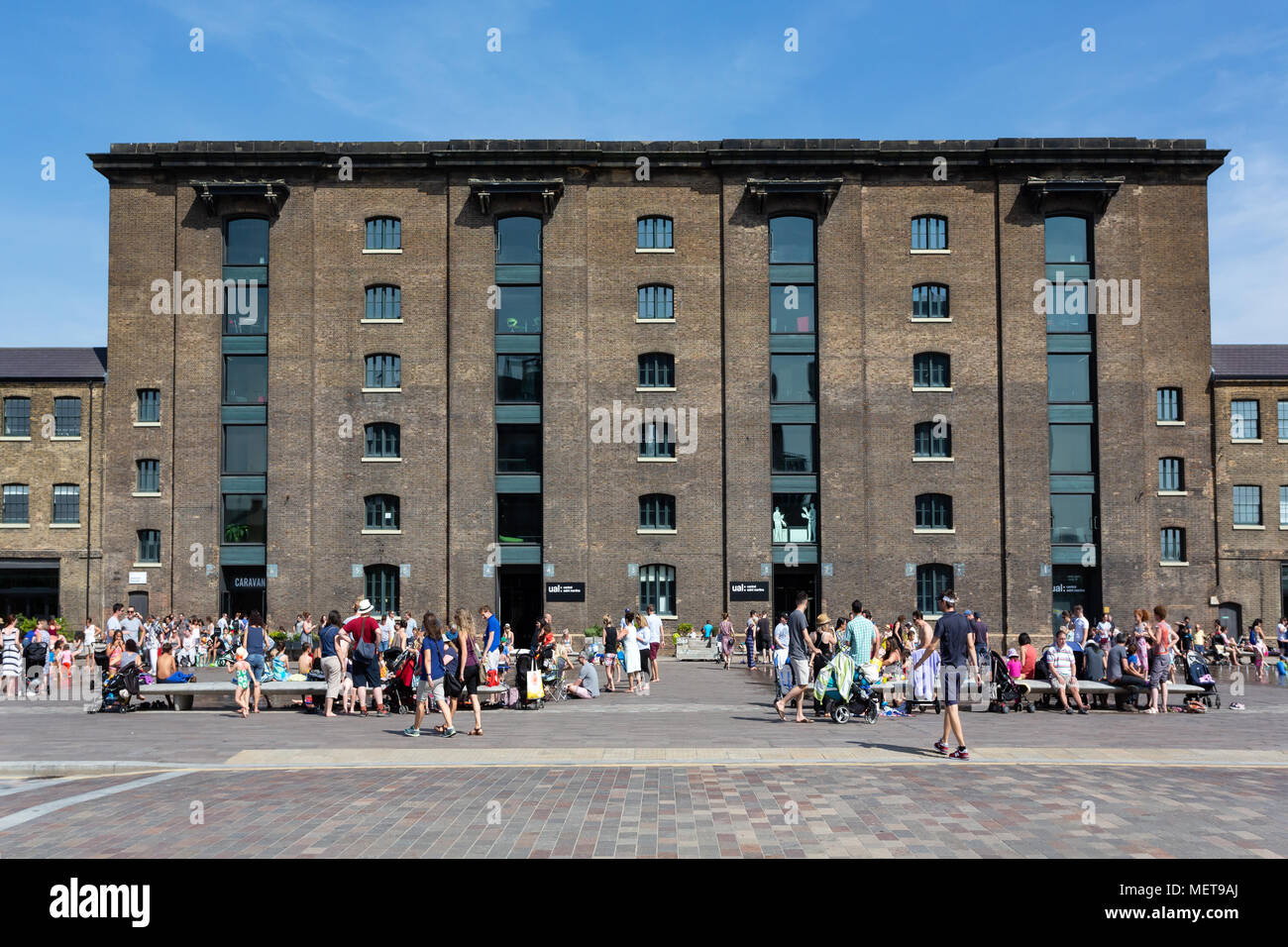 Granary Square, King's Cross, London, UK Stock Photo - Alamy
