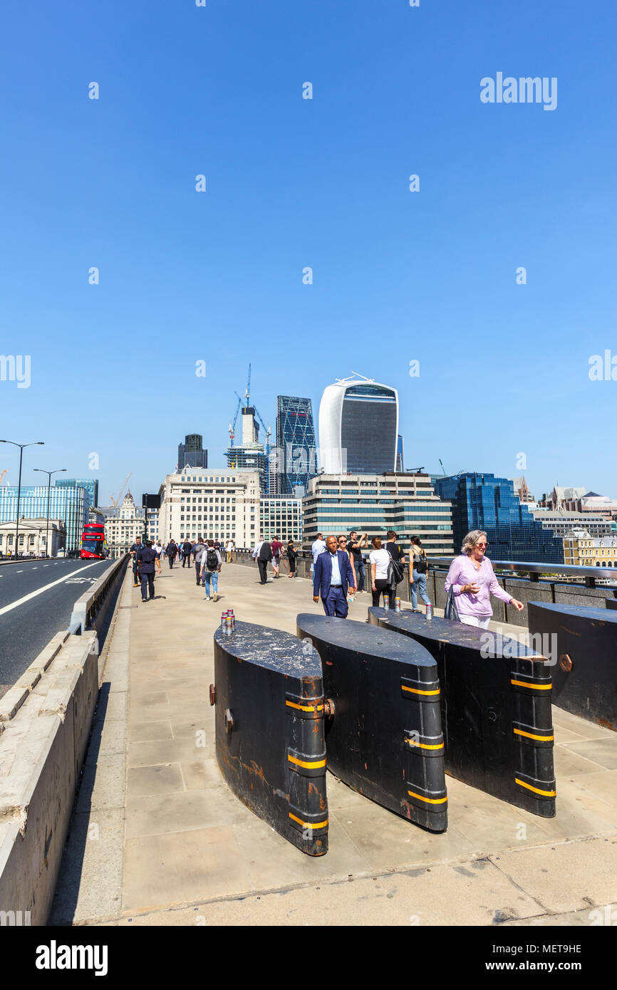 Security bollards london hi-res stock photography and images - Alamy