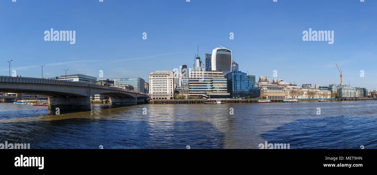 Panoramic riverside view from Queen's Walk across the River Thames ...