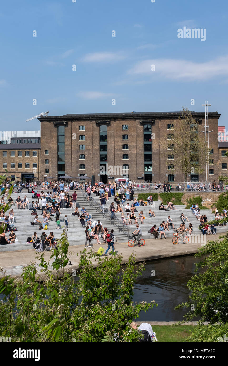 Granary square at kings cross hi-res stock photography and images - Alamy