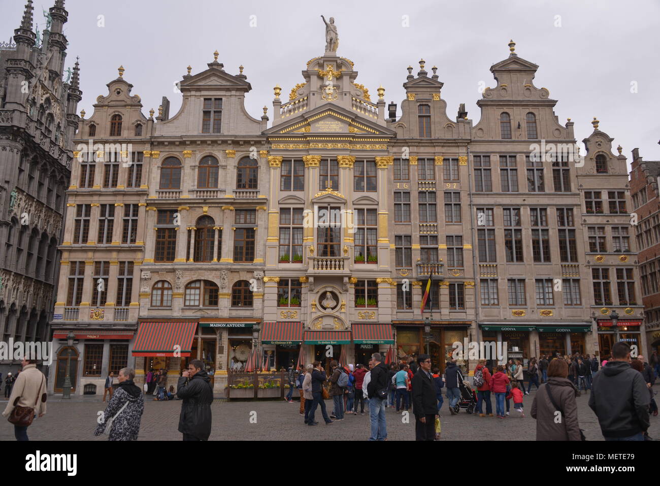 spot- Grand Place/ Museum right area Stock Photo - Alamy