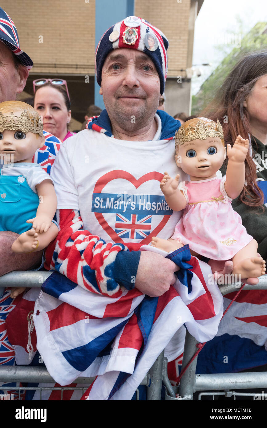 London, Britain. 23rd Apr, 2018. A well wisher of British Royal family ...