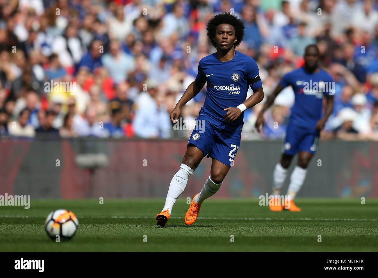 London, UK. 22nd Apr, 2018. Willian of Chelsea in action .The Emirates ...