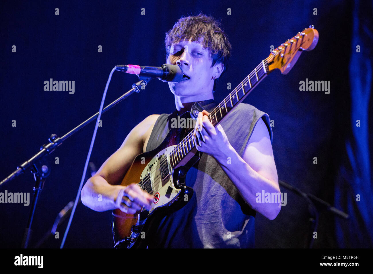 October drift hi-res stock photography and images - Alamy