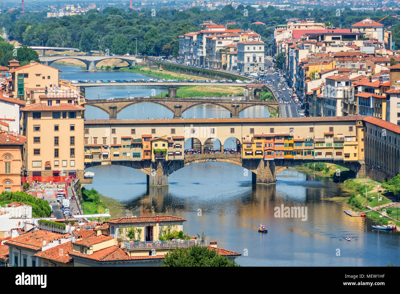 Ponte vecchio and the river arno florence hi-res stock photography and ...