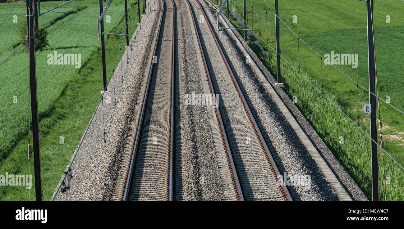 Leave tracks hi-res stock photography and images - Alamy