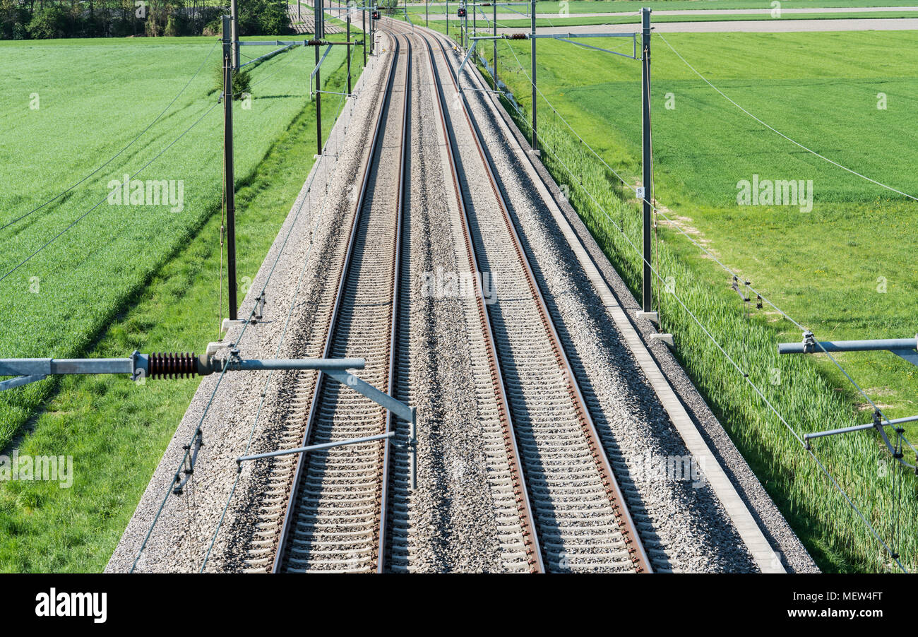 Train in green fields hi-res stock photography and images - Alamy