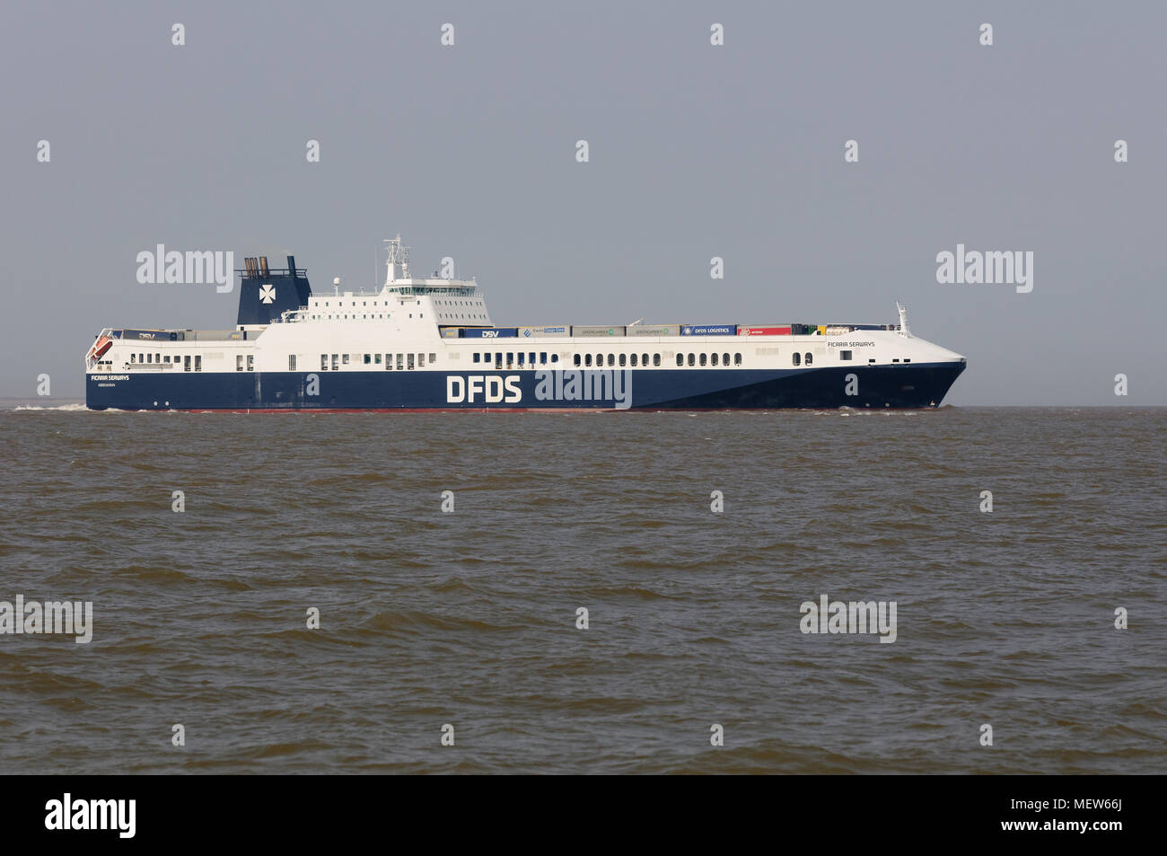 Dfds ferries hi-res stock photography and images - Alamy