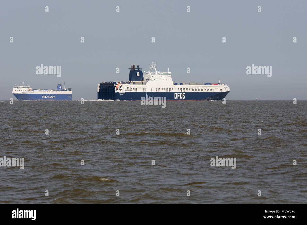 Two dfds ferries hi-res stock photography and images - Alamy