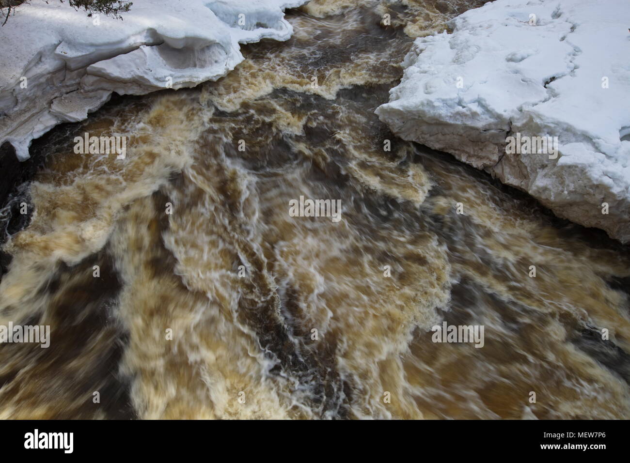 Early snow on the river hi-res stock photography and images - Alamy