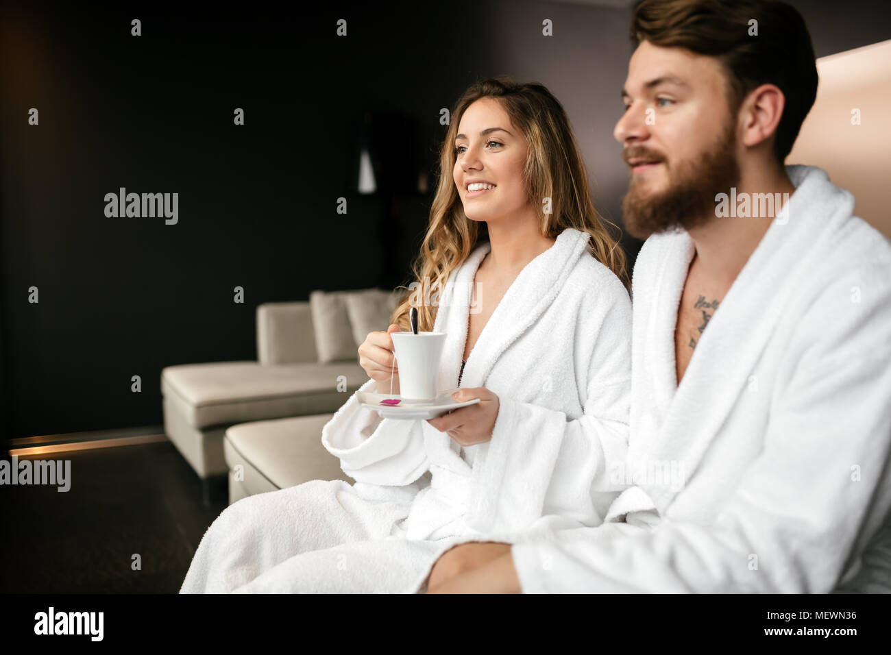 Couple romantic escape hi-res stock photography and images - Alamy